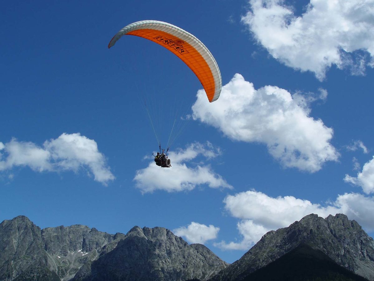 FlyHirzer – FlyHirzer Paragliding Tandemfliegen in Südtirol